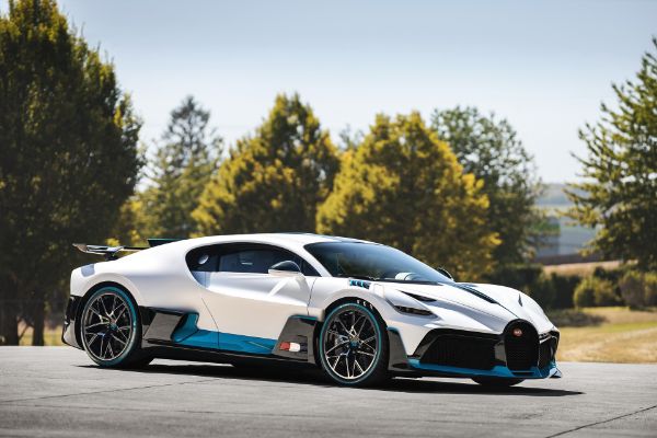 Bugatti Divo napokon počinje da se isporučuje