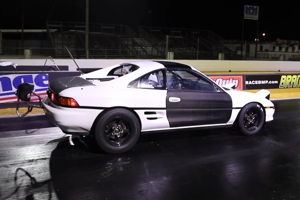 Najbrži Mazda MR2 model na četristo metara