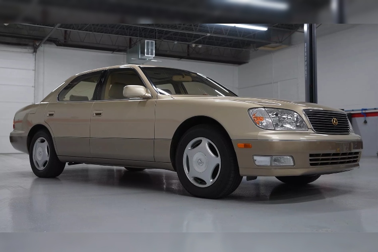 23 godina star Lexus LS400 sa 228.147 pređenih kilometara i izgledom ...